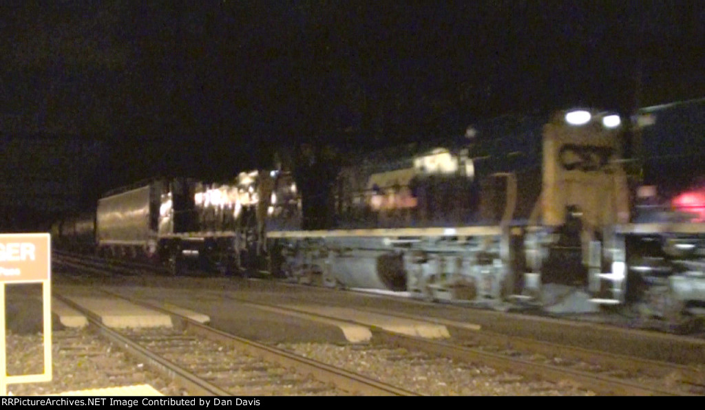 MP15AC duo on Q439-25